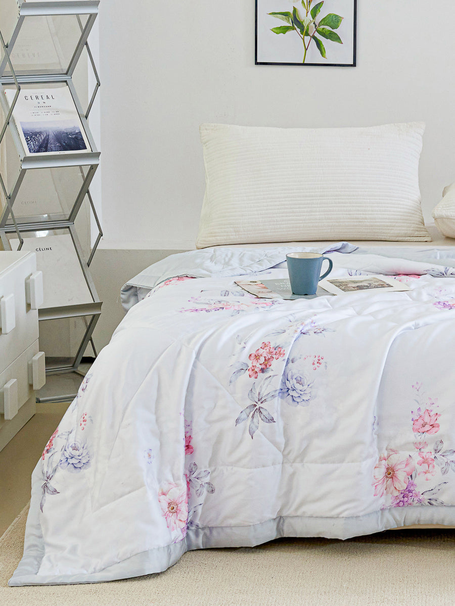 Noor Floral TENCEL™ Lyocell Lightweight Comforter – Qbedding